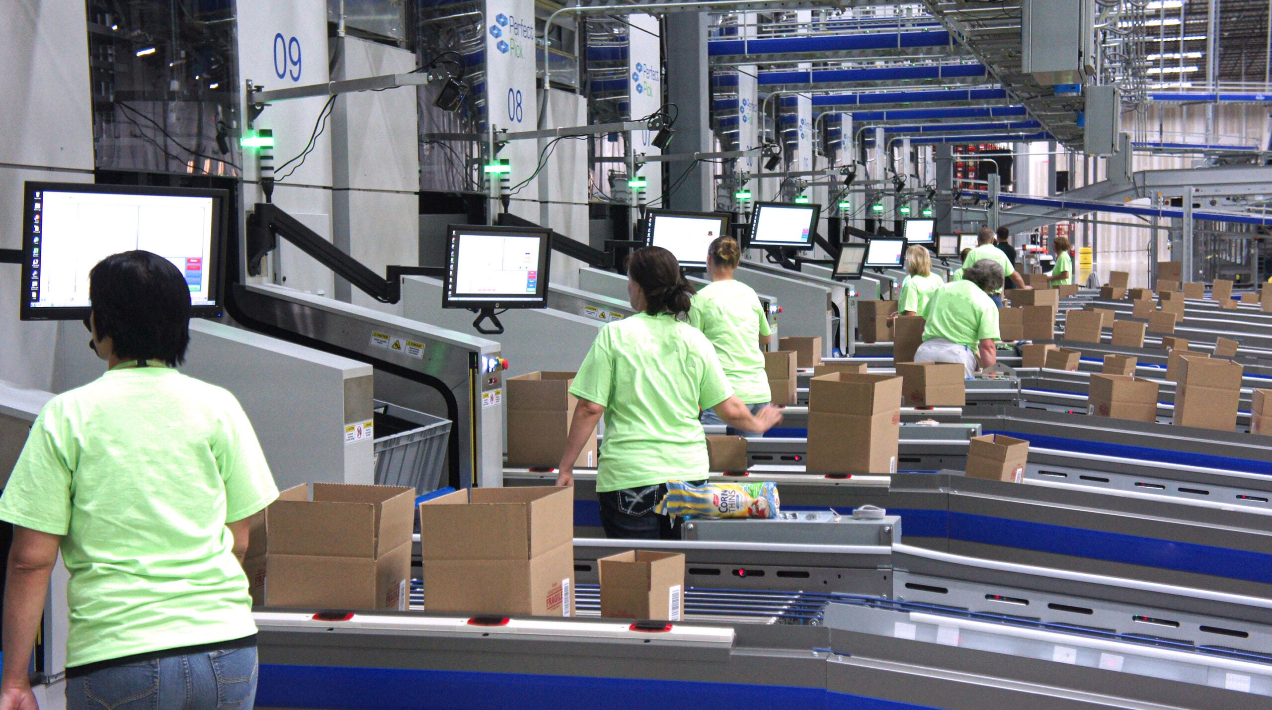 Human-Robot Collaboration in the Warehouse of the Future: Enhancing ...